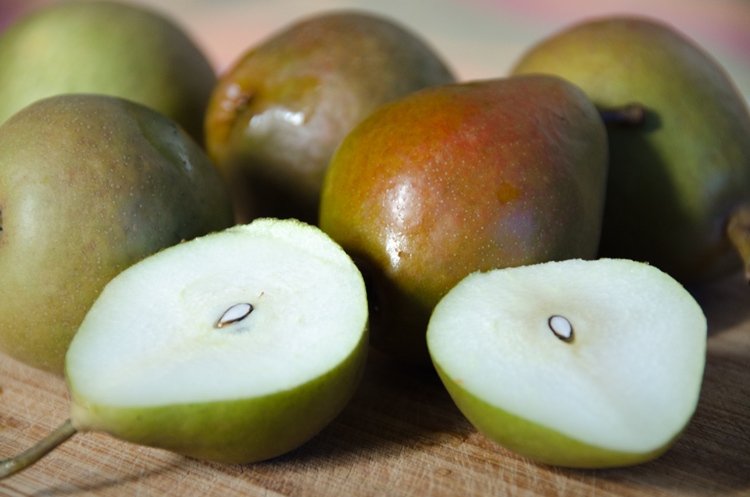 Seckel cut open | Spoonfuls of Germany